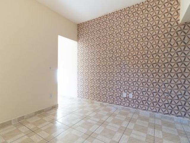 Casa para alugar com 46m², 1 quarto e sem vaga