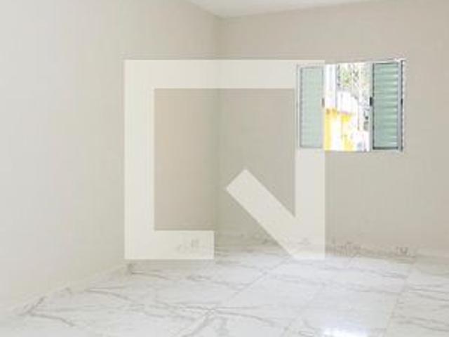 Casa para alugar com 48m², 1 quarto e sem vaga