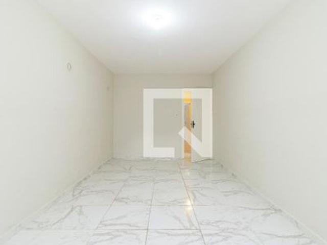 Casa para alugar com 48m², 1 quarto e sem vaga