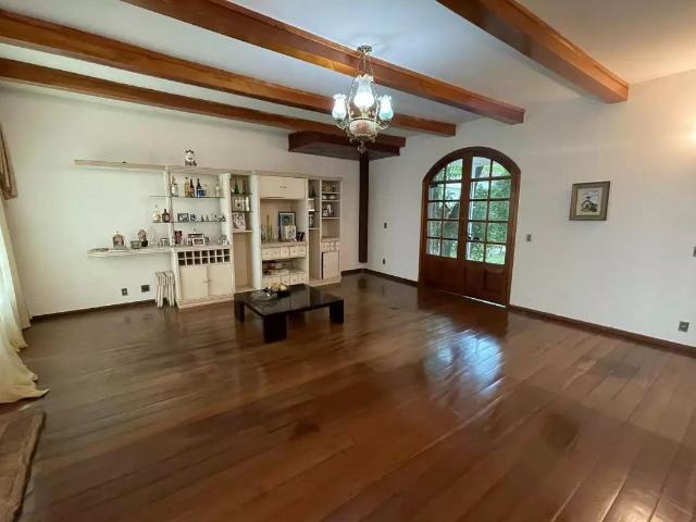 Casa para alugar com 494m², 4 quartos e 12 vagas