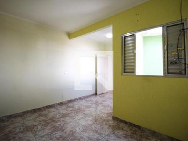 Casa para alugar com 49m², 1 quarto e sem vaga