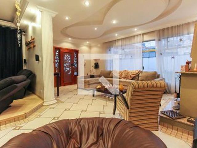 Casa para alugar com 500m², 4 quartos e 8 vagas