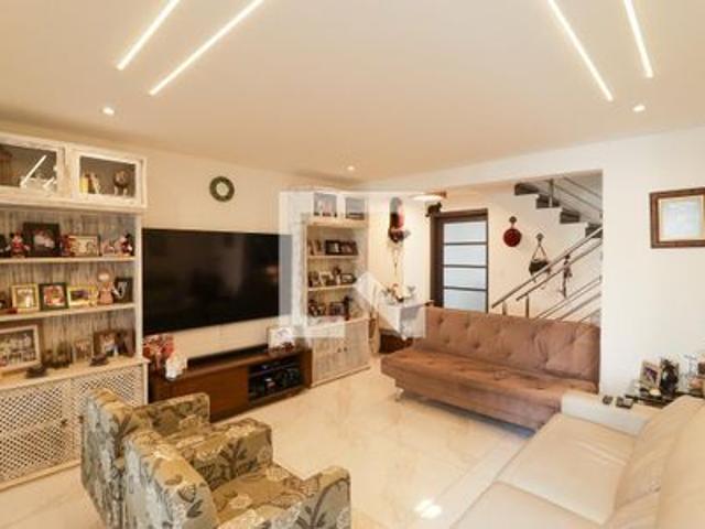 Casa para alugar com 500m², 6 quartos e 1 vaga