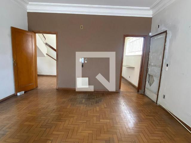 Casa para alugar com 500m², 8 quartos e 2 vagas