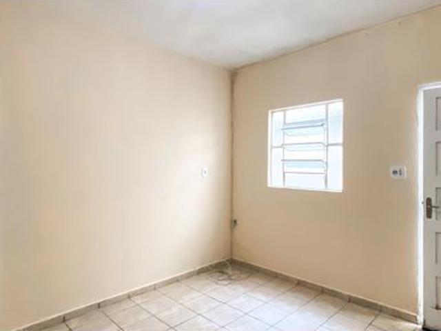 Casa para alugar com 50m², 1 quarto e sem vaga