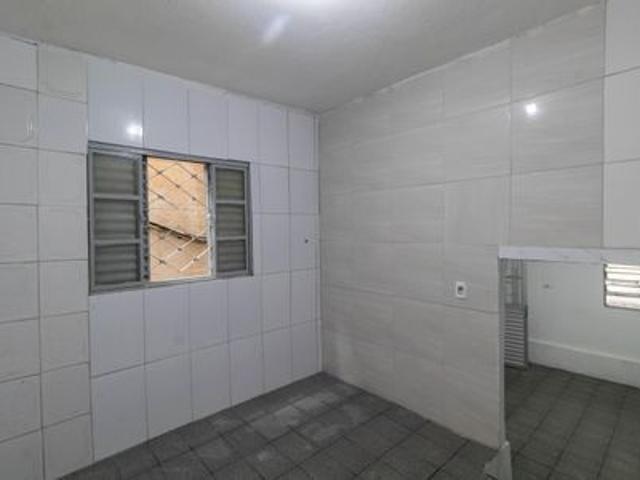 Casa para alugar com 50m², 1 quarto e sem vaga