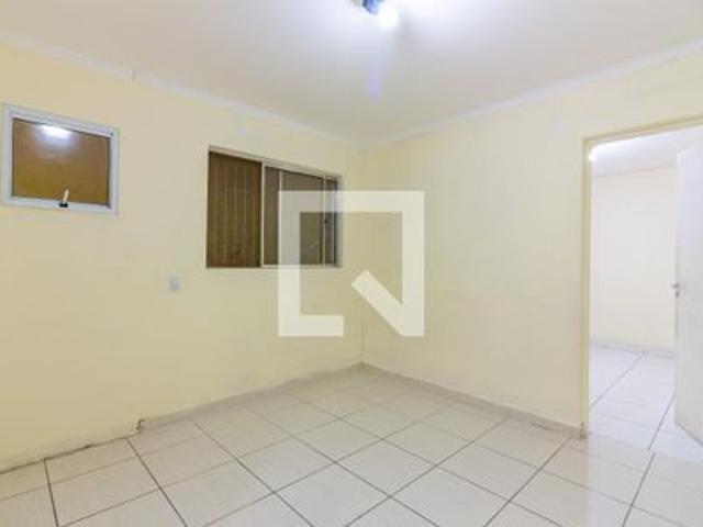 Casa para alugar com 50m², 1 quarto e sem vaga