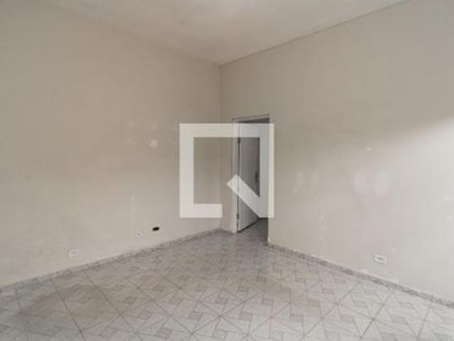 Casa para alugar com 50m², 1 quarto e sem vaga