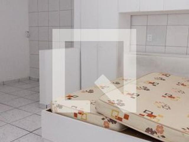 Casa para alugar com 50m², 1 quarto e sem vaga