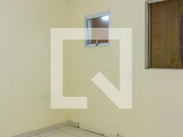 Casa para alugar com 50m², 1 quarto e sem vaga