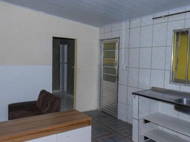 Casa para alugar com 50m², 1 quarto e sem vaga