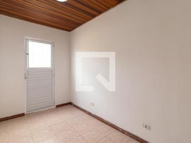 Casa para alugar com 50m², 1 quarto e sem vaga