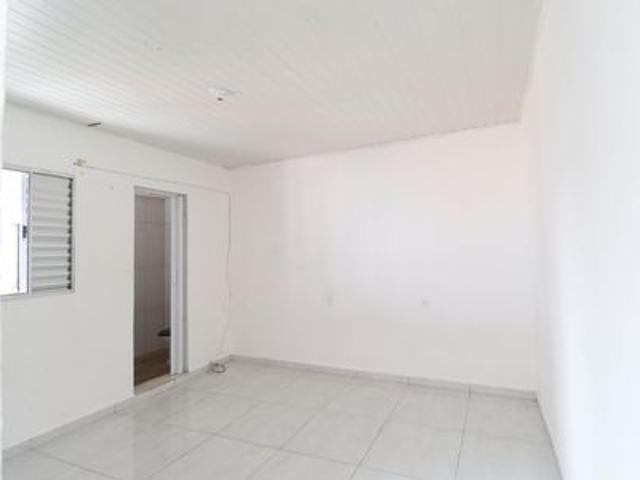 Casa para alugar com 50m², 1 quarto e sem vaga