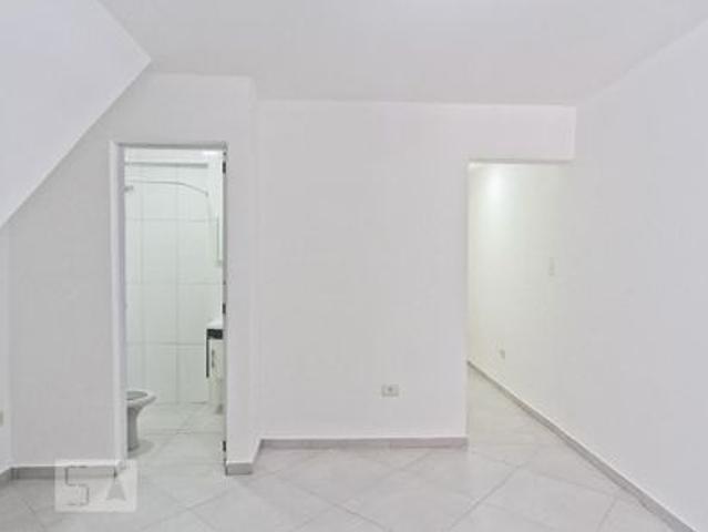 Casa para alugar com 50m², 1 quarto e sem vaga