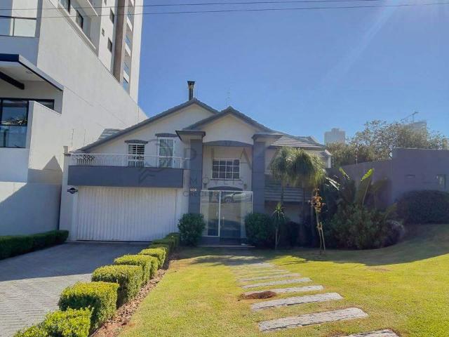 Casa para alugar com 510m², 5 quartos e 3 vagas