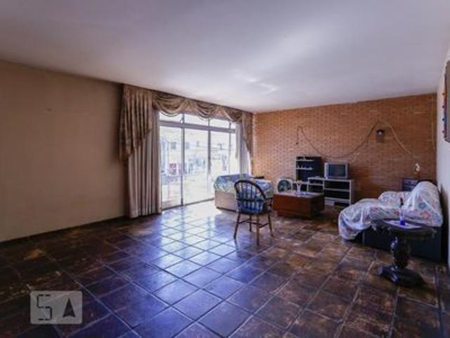 Casa para alugar com 520m², 4 quartos e 3 vagas