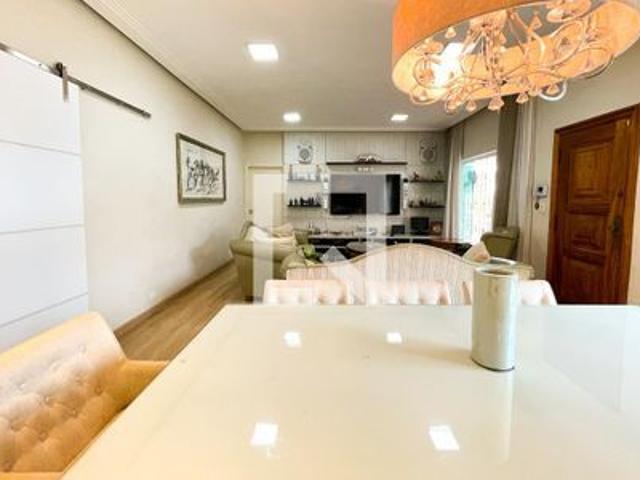 Casa para alugar com 520m², 5 quartos e 3 vagas