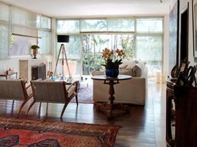 Casa para alugar com 550m², 3 quartos e 6 vagas