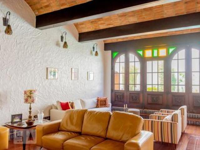 Casa para alugar com 550m², 4 quartos e 4 vagas