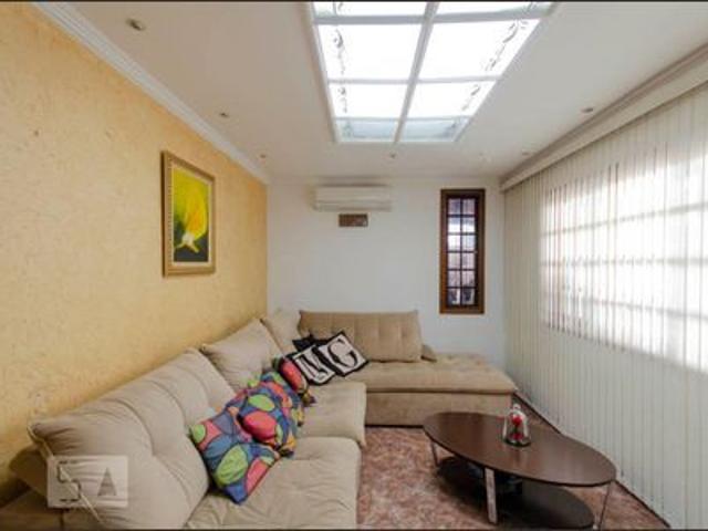 Casa para alugar com 550m², 6 quartos e 8 vagas