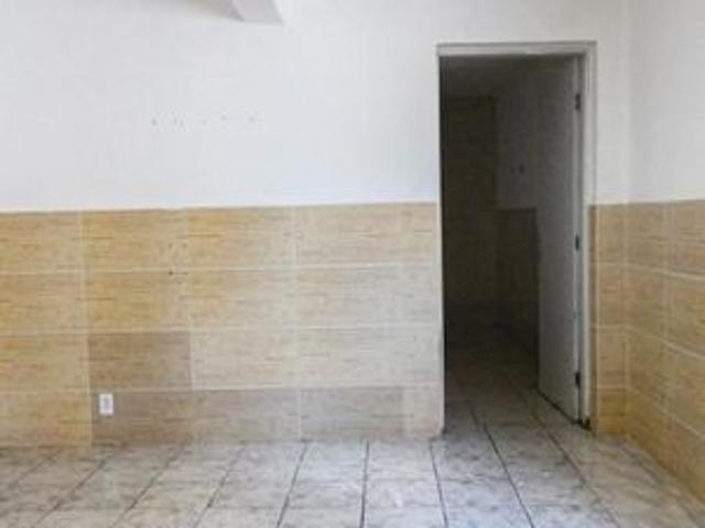 Casa para alugar com 55m², 1 quarto e sem vaga