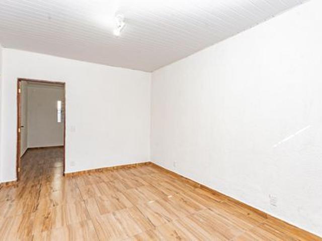 Casa para alugar com 55m², 1 quarto e sem vaga