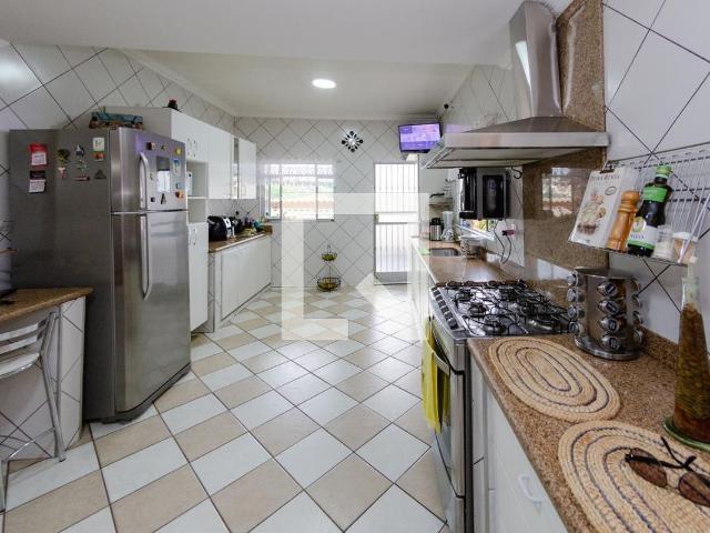 Casa para alugar com 560m², 4 quartos e 3 vagas