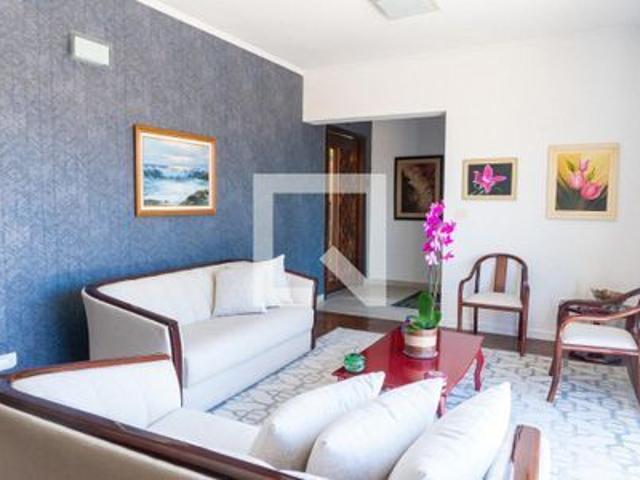 Casa para alugar com 570m², 5 quartos e 4 vagas