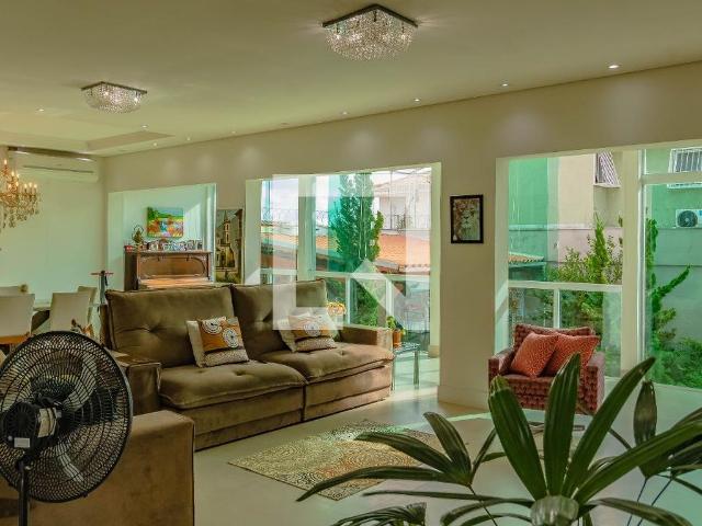 Casa para alugar com 600m², 4 quartos e 4 vagas