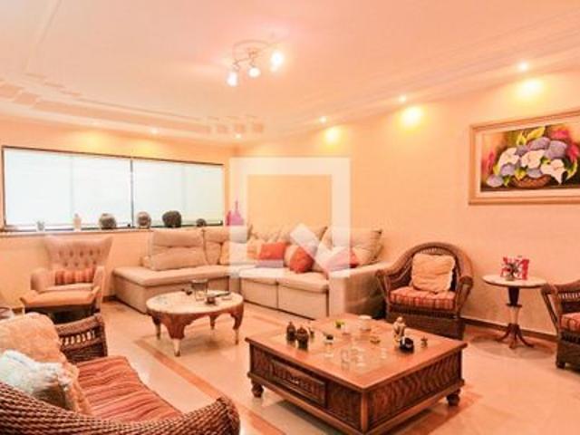 Casa para alugar com 600m², 4 quartos e 4 vagas