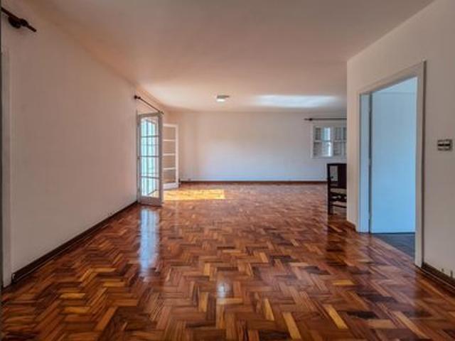 Casa para alugar com 600m², 6 quartos e 3 vagas