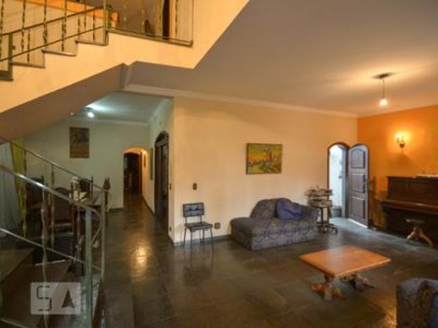 Casa para alugar com 600m², 8 quartos e 5 vagas