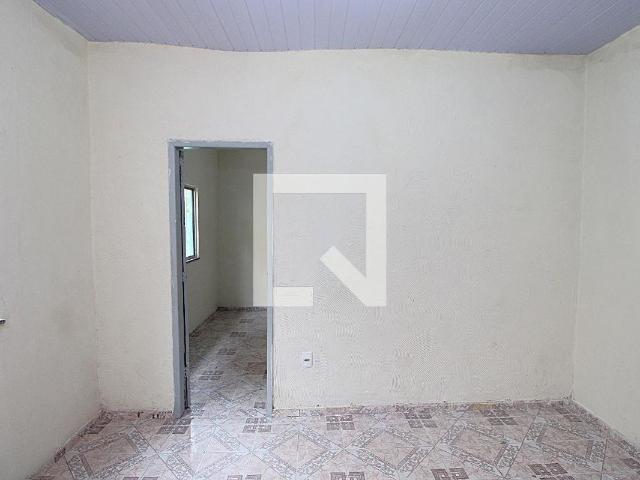 Casa para alugar com 60m², 1 quarto e sem vaga