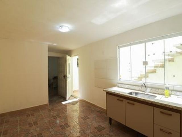 Casa para alugar com 60m², 1 quarto e sem vaga