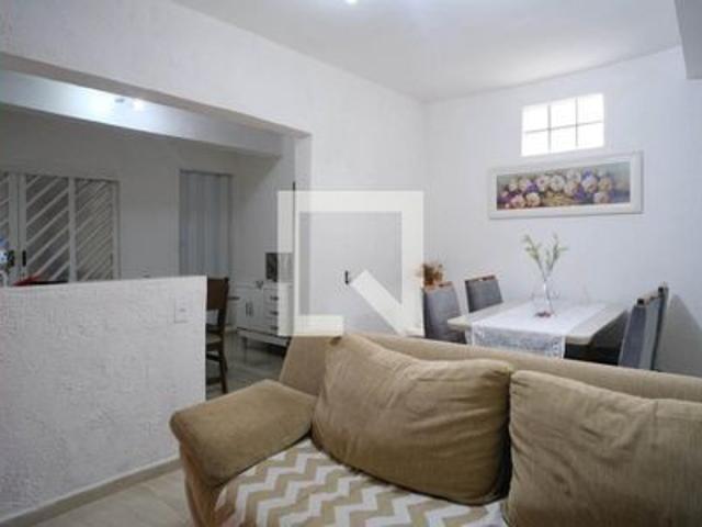 Casa para alugar com 60m², 2 quartos e sem vaga