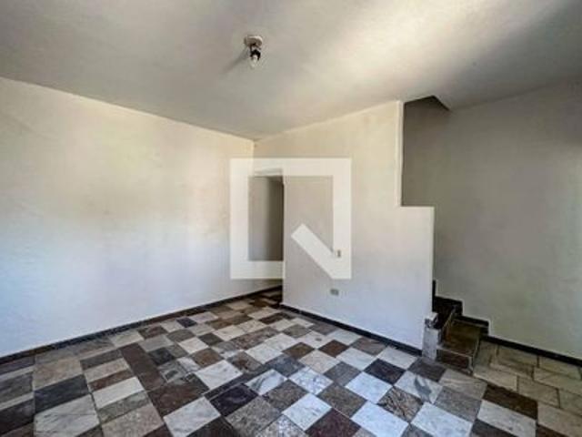 Casa para alugar com 60m², 2 quartos e sem vaga