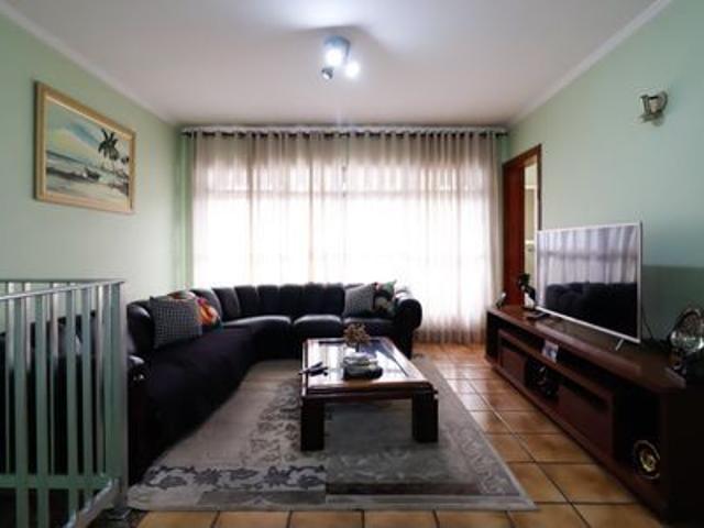 Casa para alugar com 616m², 5 quartos e 10 vagas