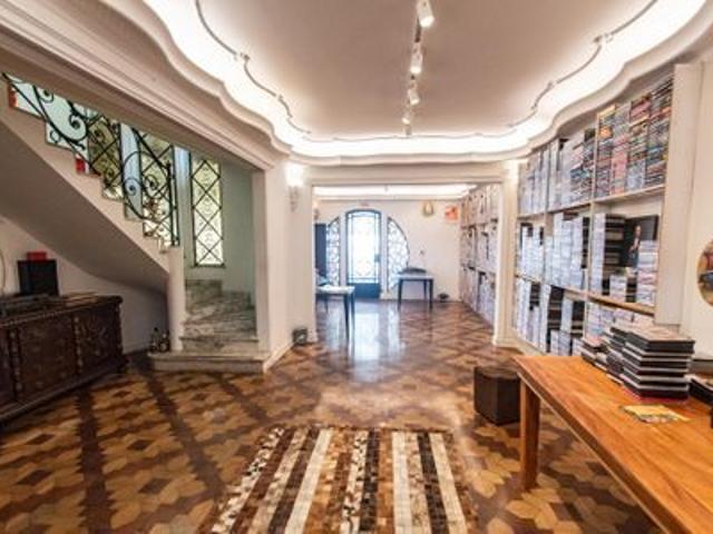 Casa para alugar com 620m², 6 quartos e 8 vagas