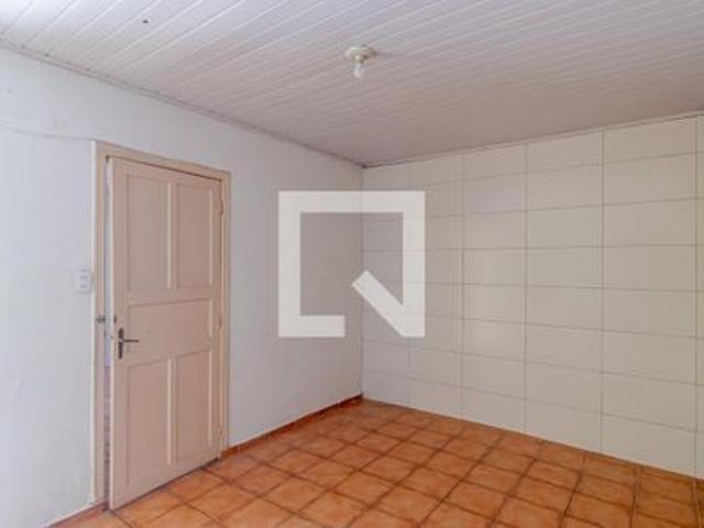 Casa para alugar com 65m², 1 quarto e sem vaga