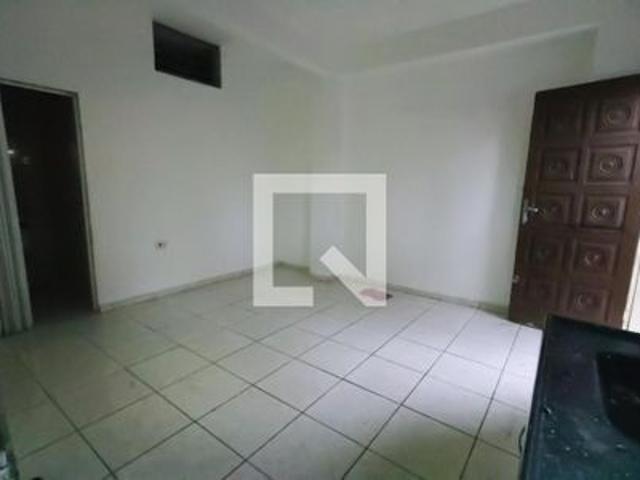Casa para alugar com 68m², 3 quartos e 1 vaga