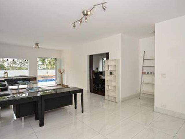 Casa para alugar com 690m², 6 quartos e 5 vagas