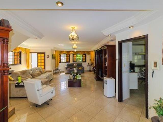 Casa para alugar com 697m², 6 quartos e 7 vagas