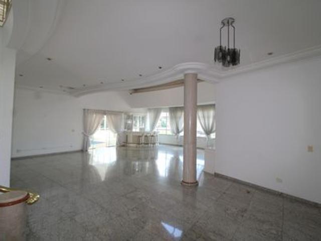 Casa para alugar com 700m², 4 quartos e 3 vagas
