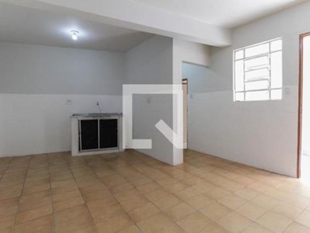 Casa para alugar com 70m², 3 quartos e sem vaga