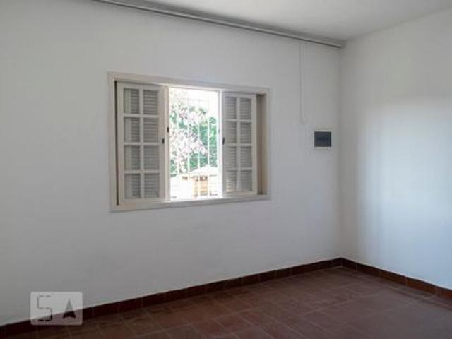 Casa para alugar com 70m², 1 quarto e 1 vaga