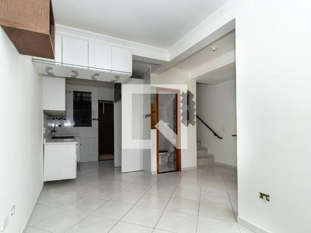 Casa para alugar com 70m², 2 quartos e 2 vagas