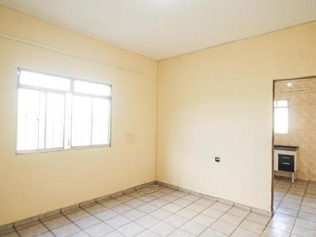Casa para alugar com 70m², 2 quartos e sem vaga
