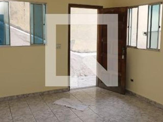 Casa para alugar com 70m², 2 quartos e sem vaga