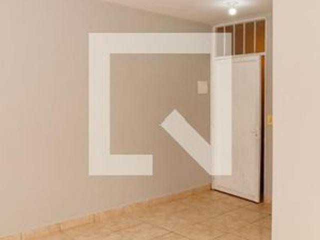 Casa para alugar com 70m², 2 quartos e sem vaga