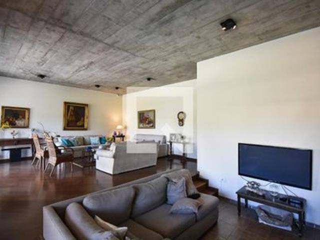 Casa para alugar com 750m², 4 quartos e 5 vagas